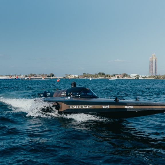 Team Brady races to pole position in Jeddah as the UIM E1 World ...